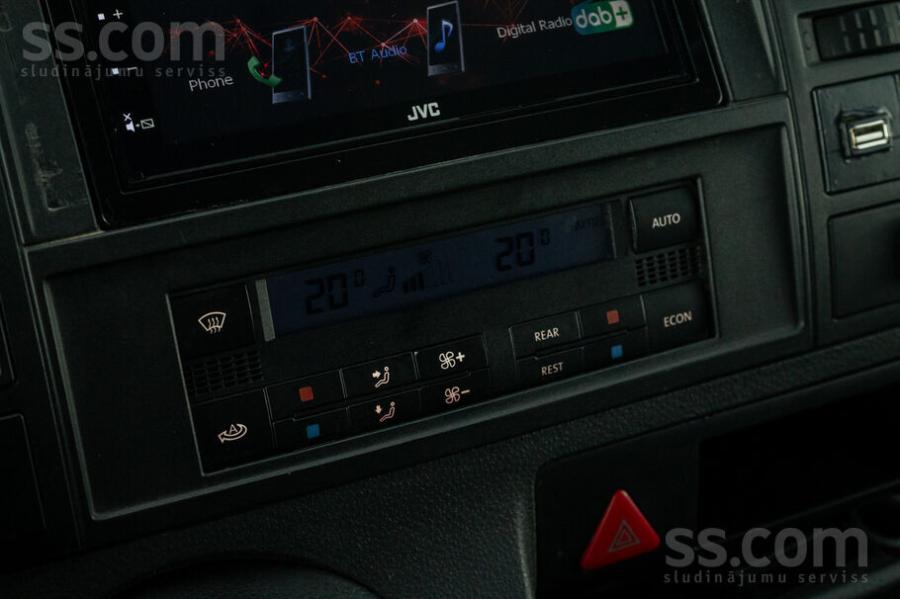 Zaļš Volkswagen Caravelle 2007 Jelgava, ar dzinēja tilpumu 2.50 L un nobraukumu 421 tūkst. km par 6100 €, foto 15 vietnē AUTOMOTO.COM.LV