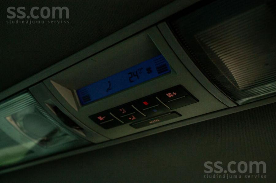 Zaļš Volkswagen Caravelle 2007 Jelgava, ar dzinēja tilpumu 2.50 L un nobraukumu 421 tūkst. km par 6100 €, foto 16 vietnē AUTOMOTO.COM.LV
