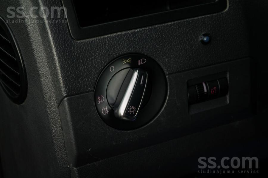 Zaļš Volkswagen Caravelle 2007 Jelgava, ar dzinēja tilpumu 2.50 L un nobraukumu 421 tūkst. km par 6100 €, foto 17 vietnē AUTOMOTO.COM.LV