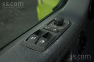 Zaļš Volkswagen Caravelle 2007 Jelgava, ar dzinēja tilpumu 2.50 L un nobraukumu 421 tūkst. km par 6100 €, foto 18 vietnē AUTOMOTO.COM.LV