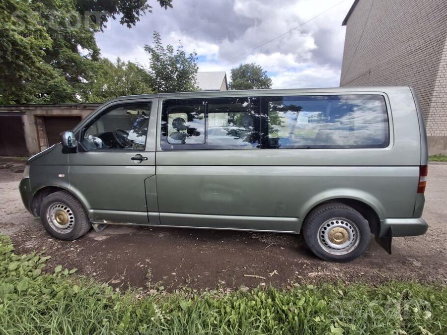 Green Volkswagen Caravelle 2008 in Riga, with an engine capacity of 2.50 L and mileage of 344 thousand km for 4499 €, photo 5 on AUTOMOTO.COM.LV