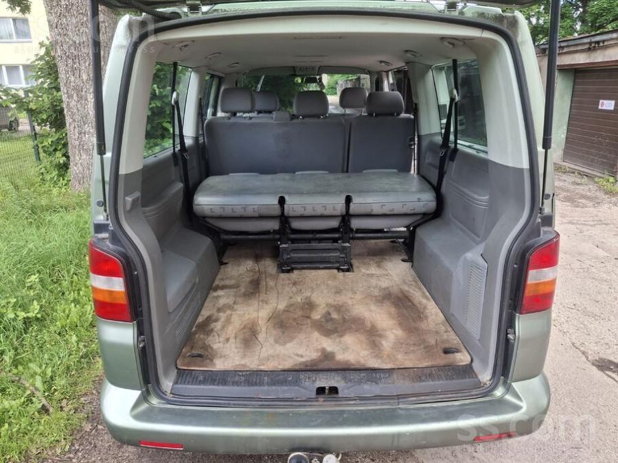 Green Volkswagen Caravelle 2008 in Riga, with an engine capacity of 2.50 L and mileage of 344 thousand km for 4499 €, photo 7 on AUTOMOTO.COM.LV