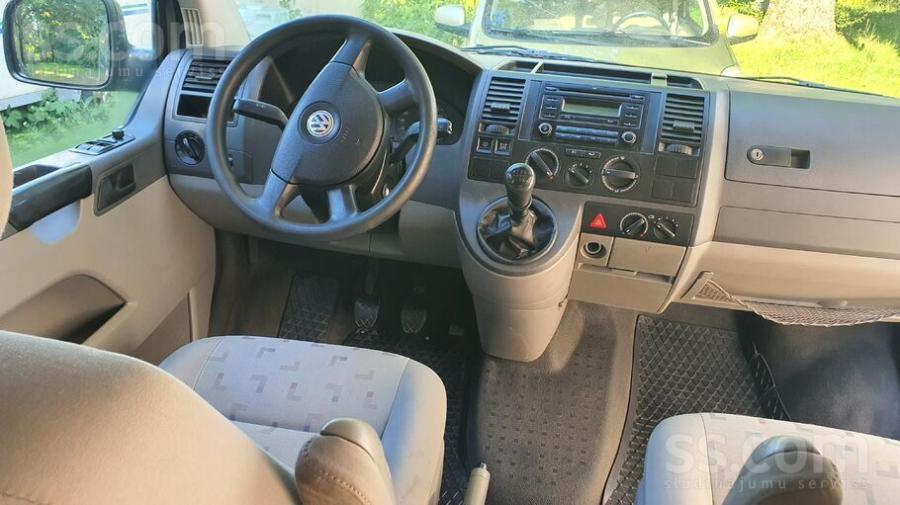 Green Volkswagen Caravelle 2008 in Riga, with an engine capacity of 2.50 L and mileage of 344 thousand km for 4499 €, photo 8 on AUTOMOTO.COM.LV