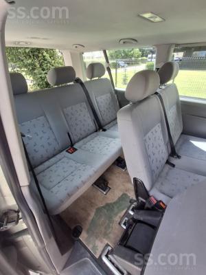 Green Volkswagen Caravelle 2008 in Riga, with an engine capacity of 2.50 L and mileage of 344 thousand km for 4499 €, photo 10 on AUTOMOTO.COM.LV
