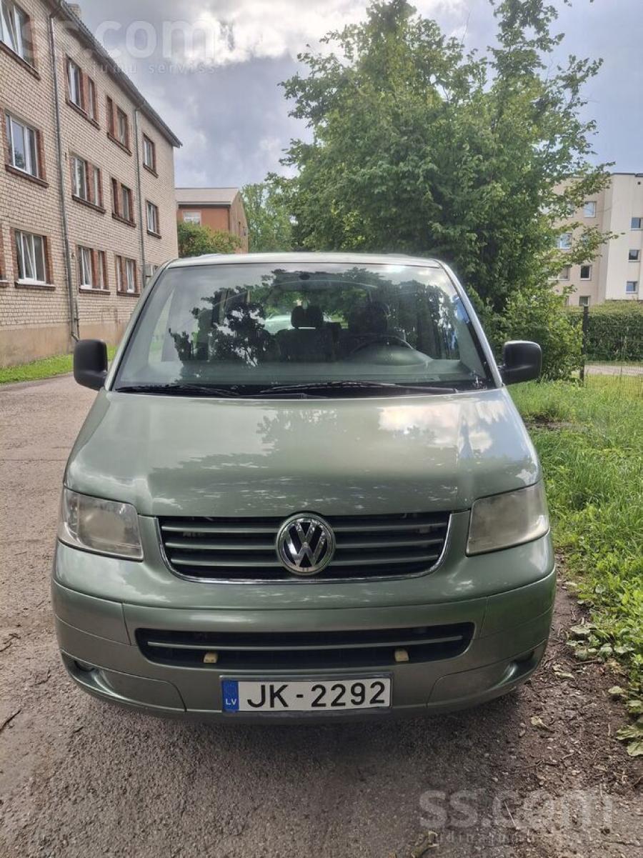 Green Volkswagen Caravelle 2008 in Riga, with an engine capacity of 2.50 L and mileage of 344 thousand km for 4499 €, photo 13 on AUTOMOTO.COM.LV
