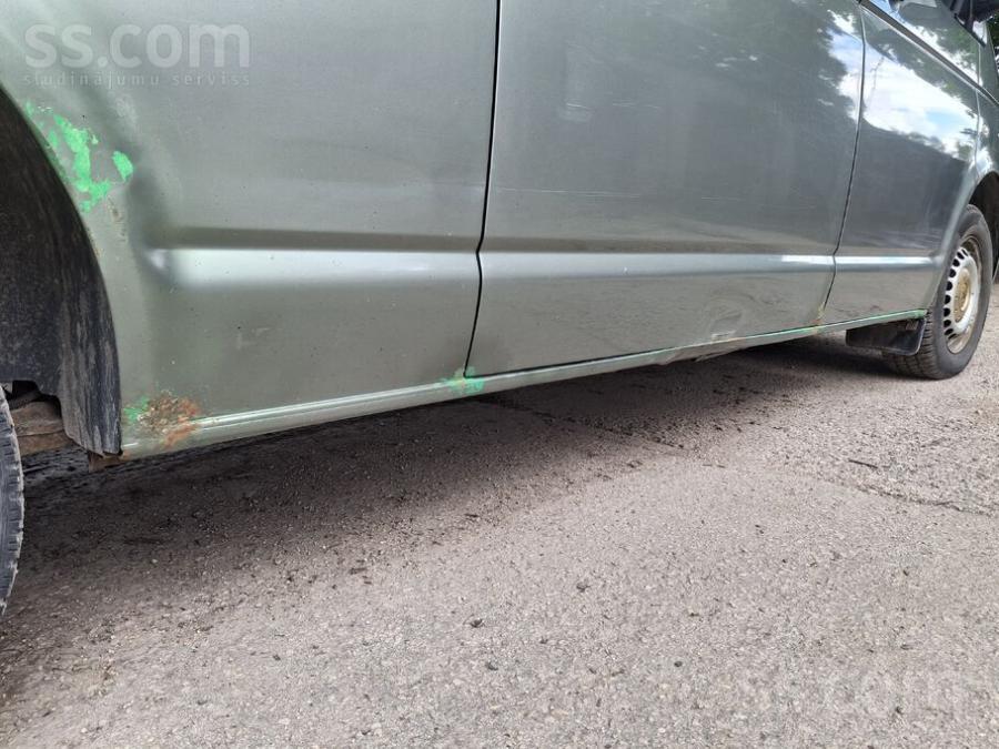 Green Volkswagen Caravelle 2008 in Riga, with an engine capacity of 2.50 L and mileage of 344 thousand km for 4499 €, photo 15 on AUTOMOTO.COM.LV