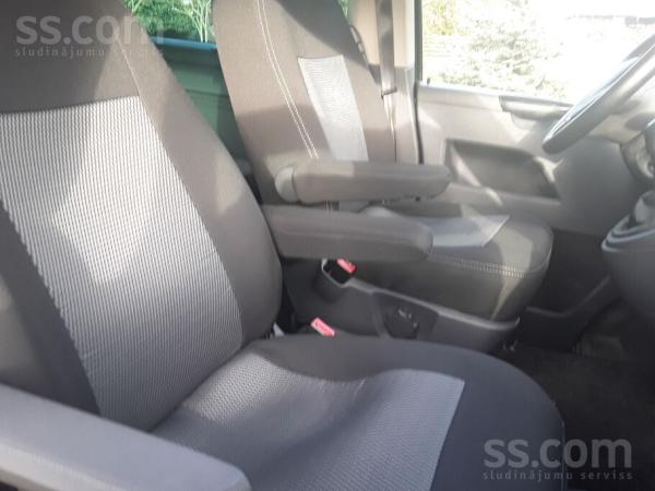 Zaļš Volkswagen Caravelle 2014 Tukums, ar dzinēja tilpumu 2.00 L un nobraukumu 0 tūkst. km par 12000 €, foto 4 vietnē AUTOMOTO.COM.LV