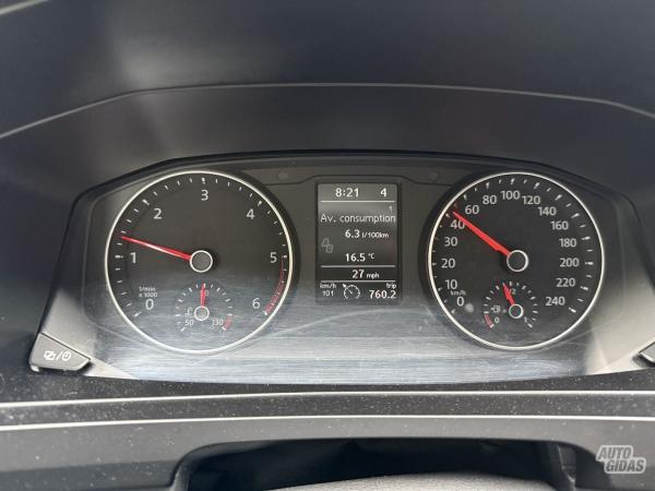 Green Volkswagen Caravelle 2016 in Klaipeda, with an engine capacity of 2.00 L and mileage of 250 thousand km for 19700 €, photo 6 on AUTOMOTO.COM.LV
