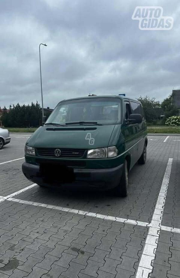 Green Volkswagen Caravelle 1997 in Panevezys, with an engine capacity of 2.50 L and mileage of 396 thousand km for 2000 €, photo 1 on AUTOMOTO.COM.LV