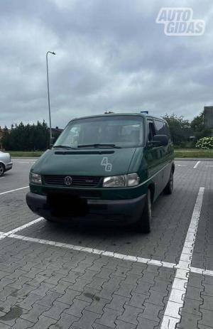Green Volkswagen Caravelle 1997 in Panevezys, with an engine capacity of 2.50 L and mileage of 396 thousand km for 2000 €, photo  on AUTOMOTO.COM.LV