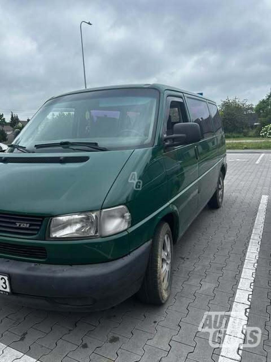 Green Volkswagen Caravelle 1997 in Panevezys, with an engine capacity of 2.50 L and mileage of 396 thousand km for 2000 €, photo 3 on AUTOMOTO.COM.LV