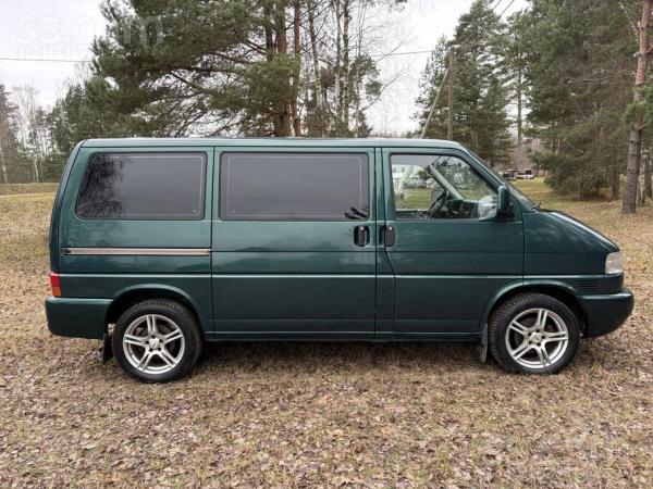 Zaļš Volkswagen Caravelle 2003 Tukums, ar dzinēja tilpumu 2.50 L un nobraukumu 298 tūkst. km par 6300 €, foto 4 vietnē AUTOMOTO.COM.LV