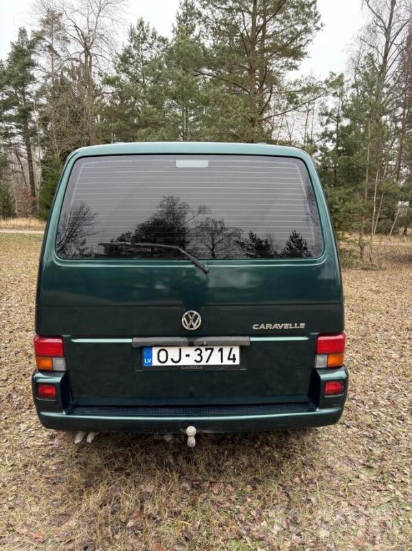 Zaļš Volkswagen Caravelle 2003 Tukums, ar dzinēja tilpumu 2.50 L un nobraukumu 298 tūkst. km par 6300 €, foto 5 vietnē AUTOMOTO.COM.LV