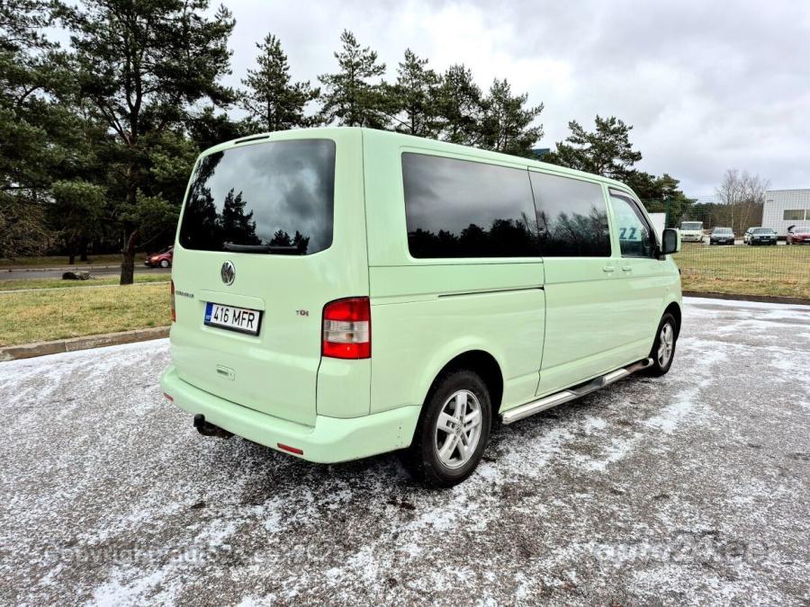 Green Volkswagen Caravelle 2006 in Tallinn, with an engine capacity of 2.50 L and mileage of 533 thousand km for 4390 €, photo 2 on AUTOMOTO.COM.LV