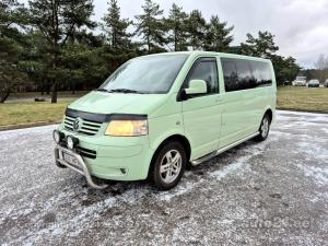 Green Volkswagen Caravelle 2006 in Tallinn, with an engine capacity of 2.50 L and mileage of 533 thousand km for 4390 €, photo 4 on AUTOMOTO.COM.LV