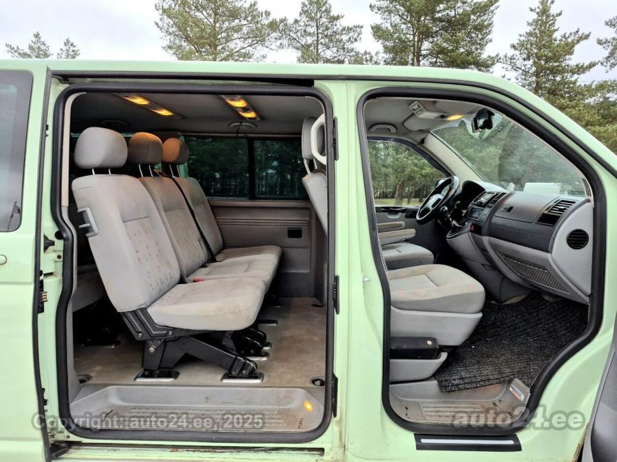 Green Volkswagen Caravelle 2006 in Tallinn, with an engine capacity of 2.50 L and mileage of 533 thousand km for 4390 €, photo 7 on AUTOMOTO.COM.LV