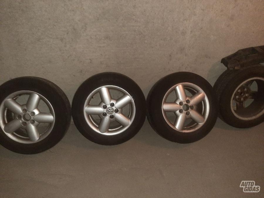 Zaļš Volkswagen Caravelle 1999 Viļņa, ar dzinēja tilpumu 2.50 L un nobraukumu 553 tūkst. km par 4800 €, foto 14 vietnē AUTOMOTO.COM.LV