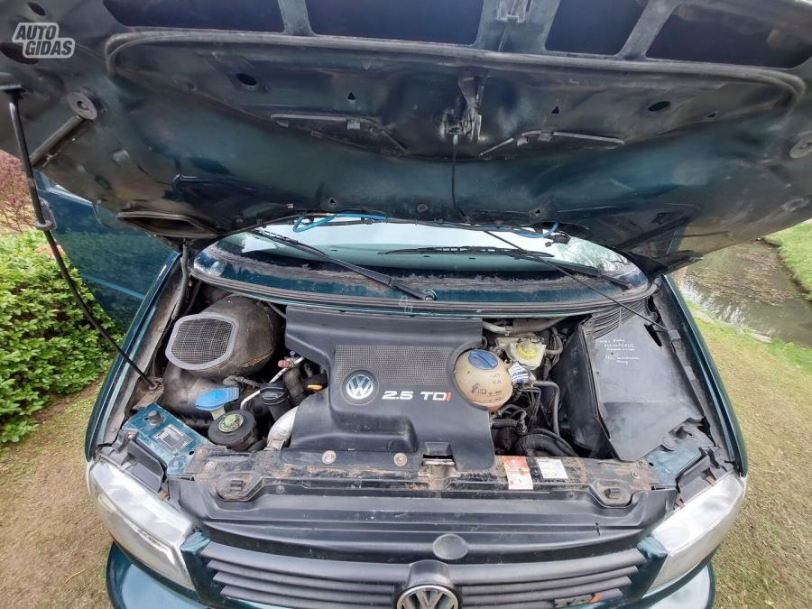 Zaļš Volkswagen Caravelle 1999 Viļņa, ar dzinēja tilpumu 2.50 L un nobraukumu 553 tūkst. km par 4300 €, foto 13 vietnē AUTOMOTO.COM.LV