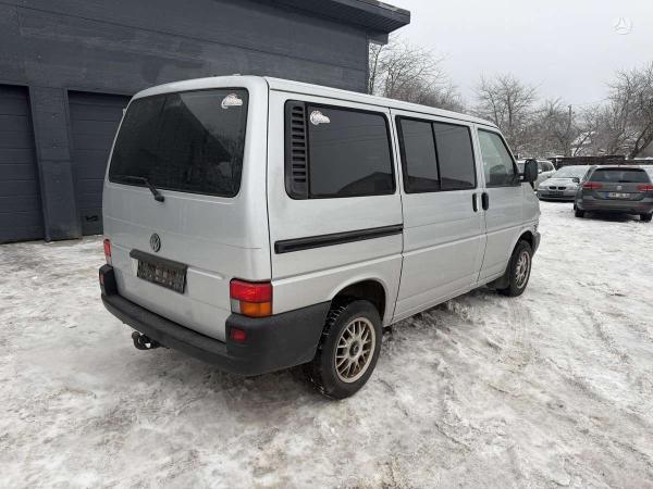 Pelēks Volkswagen Caravelle 2000 Viļņa, ar dzinēja tilpumu 2.50 L un nobraukumu 263 tūkst. km par 2200 €, foto 3 vietnē AUTOMOTO.COM.LV