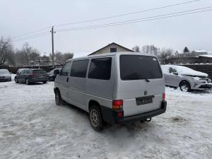 Grey Volkswagen Caravelle 2000 in Vilnius, with an engine capacity of 2.50 L and mileage of 263 thousand km for 2200 €, photo 5 on AUTOMOTO.COM.LV