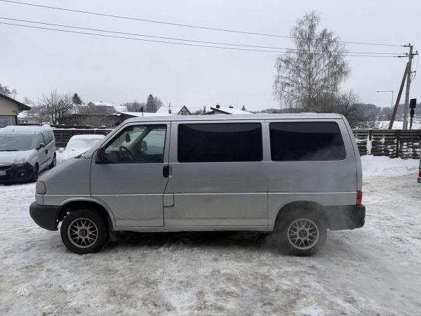 Pelēks Volkswagen Caravelle 2000 Viļņa, ar dzinēja tilpumu 2.50 L un nobraukumu 263 tūkst. km par 2200 €, foto 6 vietnē AUTOMOTO.COM.LV