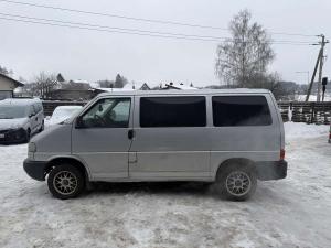 Grey Volkswagen Caravelle 2000 in Vilnius, with an engine capacity of 2.50 L and mileage of 263 thousand km for 2200 €, photo 6 on AUTOMOTO.COM.LV