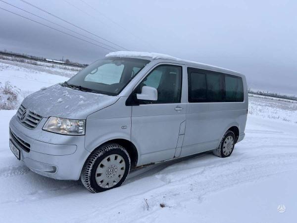 Pelēks Volkswagen Caravelle 2006 Panevēža, ar dzinēja tilpumu 2.50 L un nobraukumu 400 tūkst. km par 3999 €, foto 2 vietnē AUTOMOTO.COM.LV