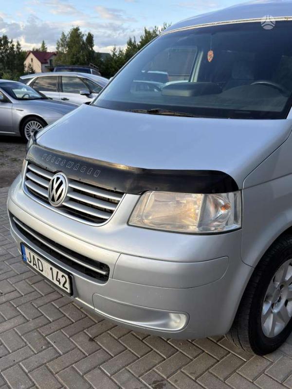Pelēks Volkswagen Caravelle 2006 Viļņa, ar dzinēja tilpumu 2.50 L un nobraukumu 412 tūkst. km par 3450 €, foto 2 vietnē AUTOMOTO.COM.LV