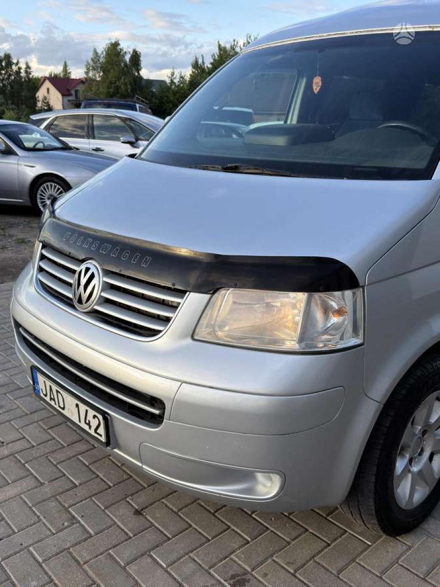 Grey Volkswagen Caravelle 2006 in Vilnius, with an engine capacity of 2.50 L and mileage of 412 thousand km for 3450 €, photo 3 on AUTOMOTO.COM.LV
