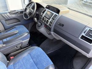 Grey Volkswagen Caravelle 2006 in Vilnius, with an engine capacity of 2.50 L and mileage of 412 thousand km for 3450 €, photo 10 on AUTOMOTO.COM.LV