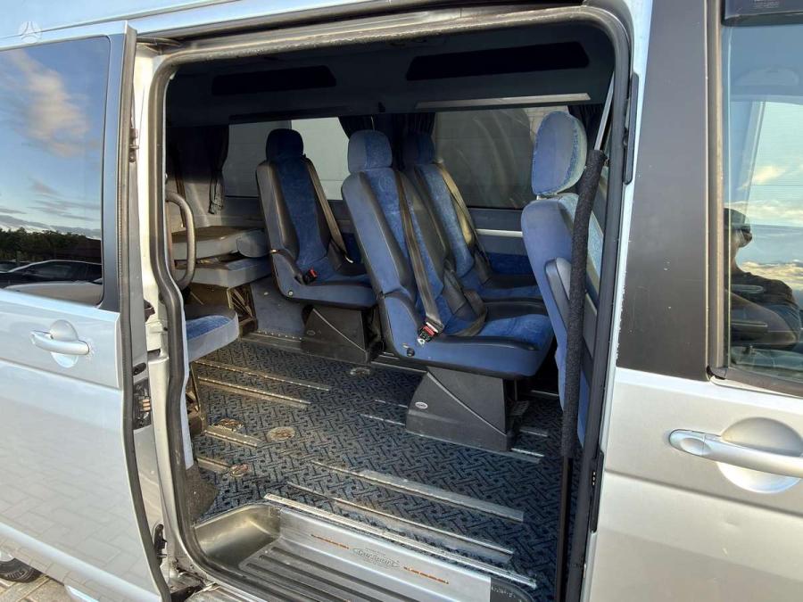 Grey Volkswagen Caravelle 2006 in Vilnius, with an engine capacity of 2.50 L and mileage of 412 thousand km for 3450 €, photo 12 on AUTOMOTO.COM.LV