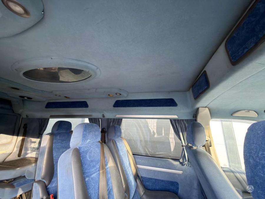 Grey Volkswagen Caravelle 2006 in Vilnius, with an engine capacity of 2.50 L and mileage of 412 thousand km for 3450 €, photo 13 on AUTOMOTO.COM.LV