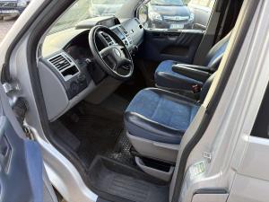 Grey Volkswagen Caravelle 2006 in Vilnius, with an engine capacity of 2.50 L and mileage of 412 thousand km for 3450 €, photo 15 on AUTOMOTO.COM.LV