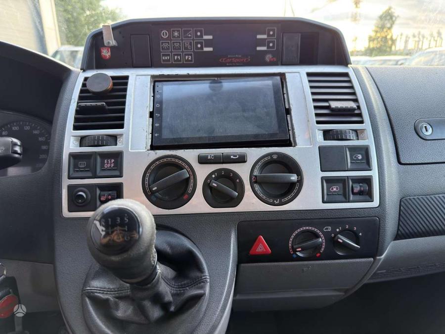 Grey Volkswagen Caravelle 2006 in Vilnius, with an engine capacity of 2.50 L and mileage of 412 thousand km for 3450 €, photo 21 on AUTOMOTO.COM.LV