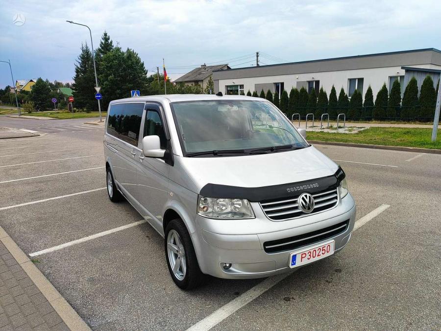 Grey Volkswagen Caravelle 2006 in Vilnius, with an engine capacity of 2.50 L and mileage of 512 thousand km for 6300 €, photo 3 on AUTOMOTO.COM.LV