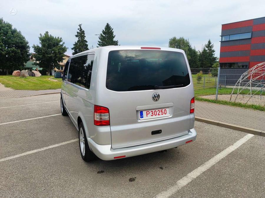 Grey Volkswagen Caravelle 2006 in Vilnius, with an engine capacity of 2.50 L and mileage of 512 thousand km for 6300 €, photo 6 on AUTOMOTO.COM.LV