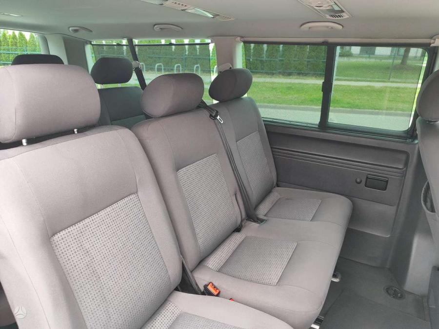 Grey Volkswagen Caravelle 2006 in Vilnius, with an engine capacity of 2.50 L and mileage of 512 thousand km for 6300 €, photo 14 on AUTOMOTO.COM.LV