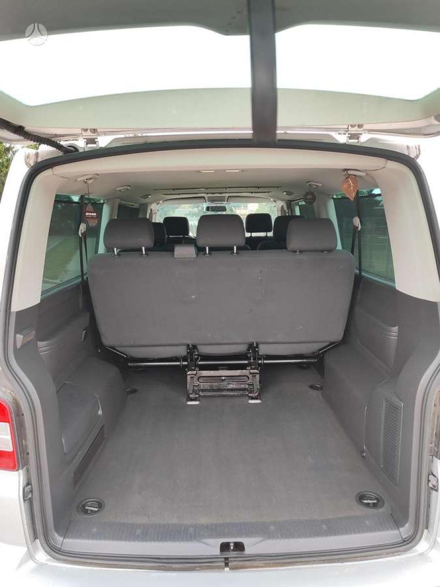Grey Volkswagen Caravelle 2006 in Vilnius, with an engine capacity of 2.50 L and mileage of 512 thousand km for 6300 €, photo 16 on AUTOMOTO.COM.LV