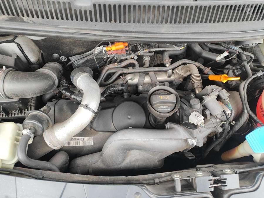 Grey Volkswagen Caravelle 2006 in Vilnius, with an engine capacity of 2.50 L and mileage of 512 thousand km for 6300 €, photo 18 on AUTOMOTO.COM.LV