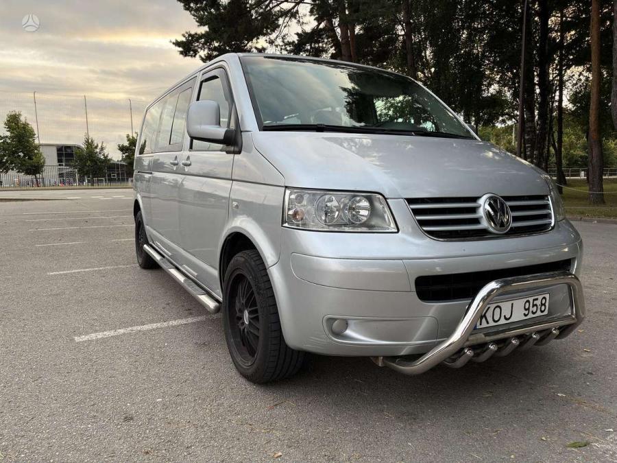 Grey Volkswagen Caravelle 2006 in Kretinga, with an engine capacity of 2.50 L and mileage of 500 thousand km for 5990 €, photo 4 on AUTOMOTO.COM.LV