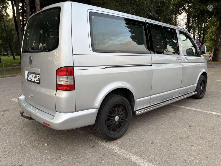 Grey Volkswagen Caravelle 2006 in Kretinga, with an engine capacity of 2.50 L and mileage of 500 thousand km for 5990 €, photo 6 on AUTOMOTO.COM.LV