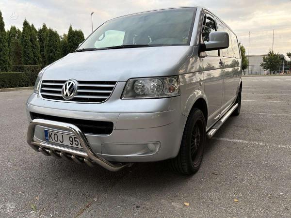 Grey Volkswagen Caravelle 2006 in Kretinga, with an engine capacity of 2.50 L and mileage of 500 thousand km for 5990 €, photo 7 on AUTOMOTO.COM.LV