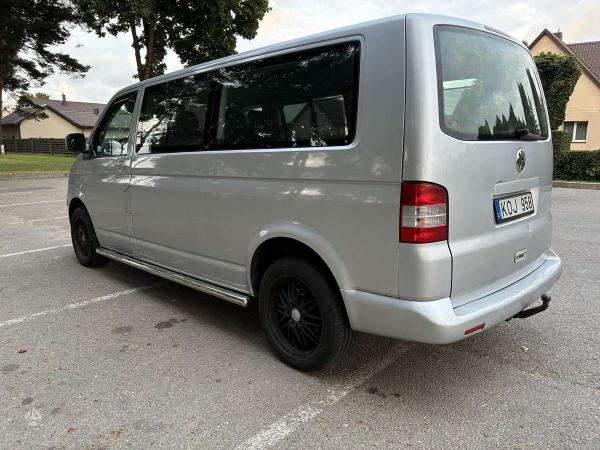 Grey Volkswagen Caravelle 2006 in Kretinga, with an engine capacity of 2.50 L and mileage of 500 thousand km for 5990 €, photo 9 on AUTOMOTO.COM.LV