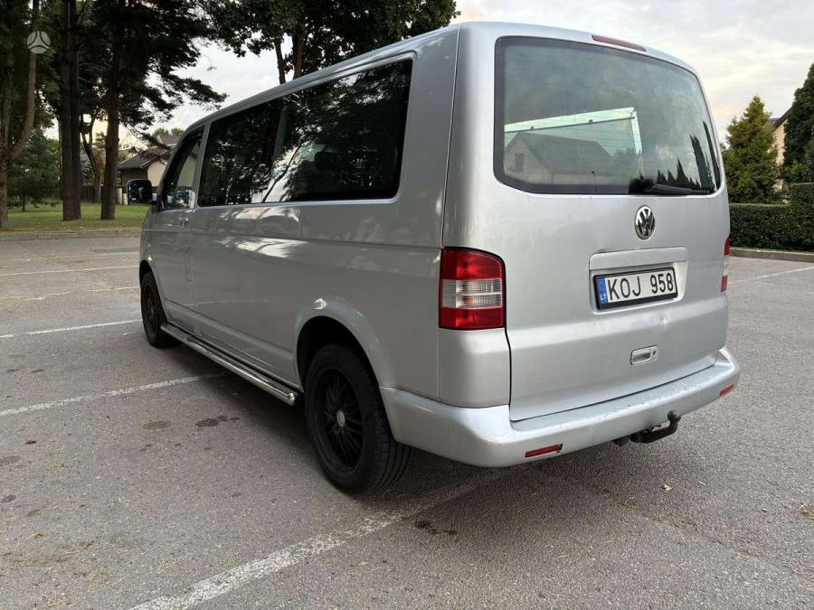 Grey Volkswagen Caravelle 2006 in Kretinga, with an engine capacity of 2.50 L and mileage of 500 thousand km for 5990 €, photo 11 on AUTOMOTO.COM.LV