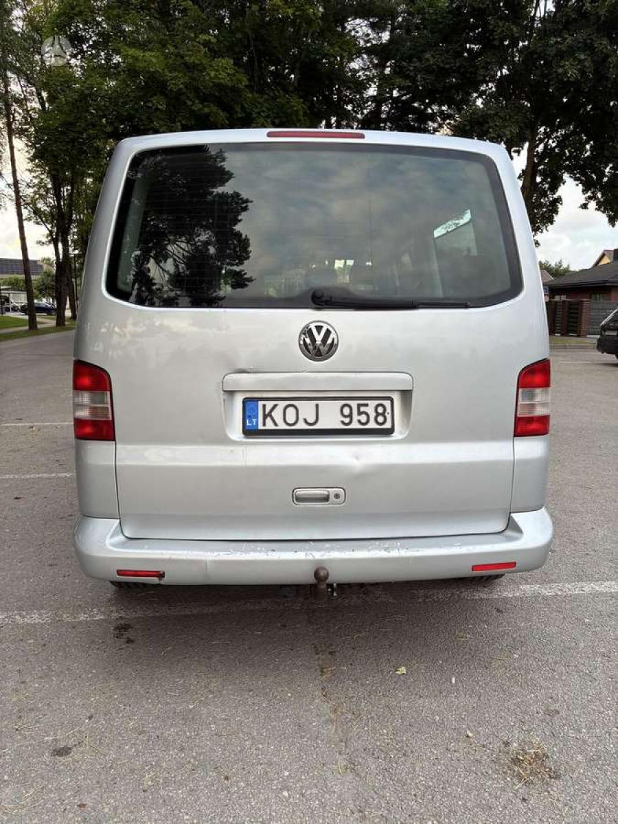 Grey Volkswagen Caravelle 2006 in Kretinga, with an engine capacity of 2.50 L and mileage of 500 thousand km for 5990 €, photo 12 on AUTOMOTO.COM.LV