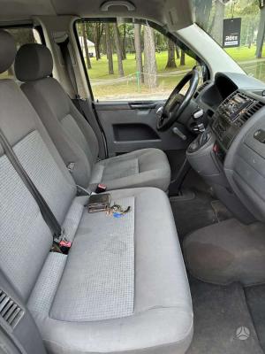 Grey Volkswagen Caravelle 2006 in Kretinga, with an engine capacity of 2.50 L and mileage of 500 thousand km for 5990 €, photo 17 on AUTOMOTO.COM.LV