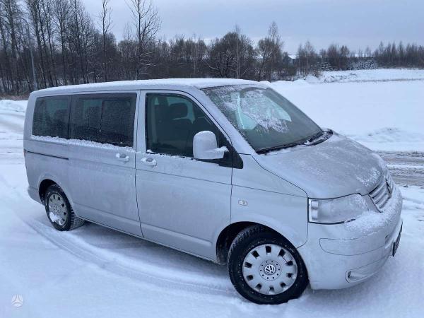 Grey Volkswagen Caravelle 2008 in Utena, with an engine capacity of 2.50 L and mileage of 340 thousand km for 6950 €, photo 7 on AUTOMOTO.COM.LV
