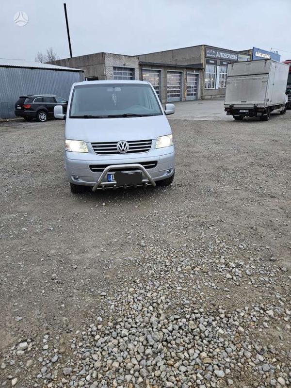 Grey Volkswagen Caravelle 2008 in Mazeikiai, with an engine capacity of 2.50 L and mileage of 390 thousand km for 5500 €, photo 1 on AUTOMOTO.COM.LV