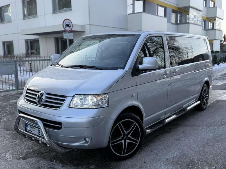 Pelēks Volkswagen Caravelle 2008 Viļņa, ar dzinēja tilpumu 2.50 L un nobraukumu 40 tūkst. km par 6650 €, foto 1 vietnē AUTOMOTO.COM.LV