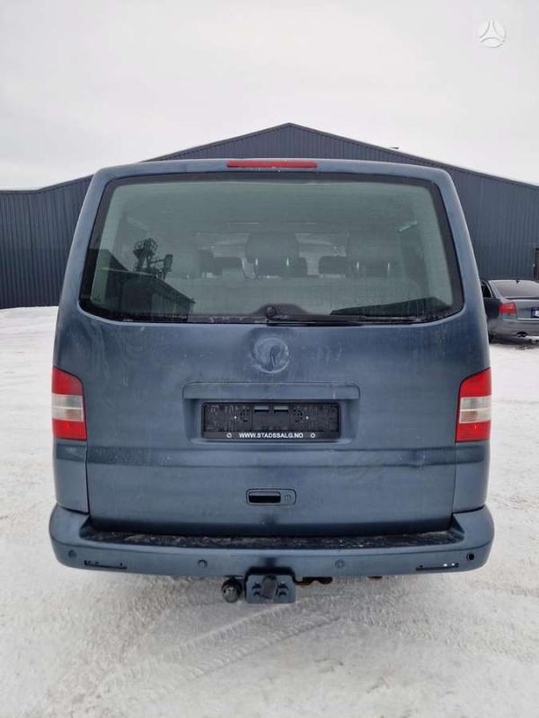 Pelēks Volkswagen Caravelle 2008 Rokiškis, ar dzinēja tilpumu 2.50 L un nobraukumu 290 tūkst. km par 4700 €, foto 6 vietnē AUTOMOTO.COM.LV
